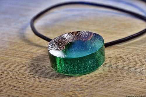 How to Make Resin Jewelry - Tutorial and Best Resin for Jewelry