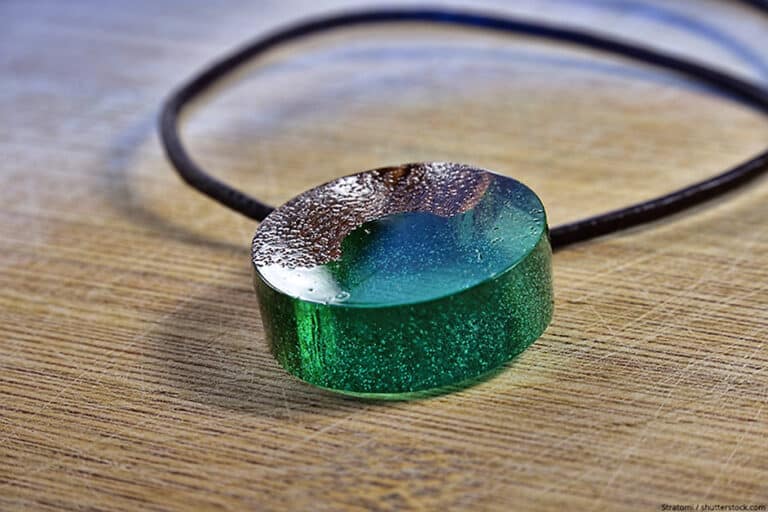 How to Make Resin Jewelry - Tutorial and Best Resin for Jewelry