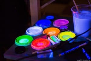 Best Glow in the Dark Paint – Product Overview and Tutorial