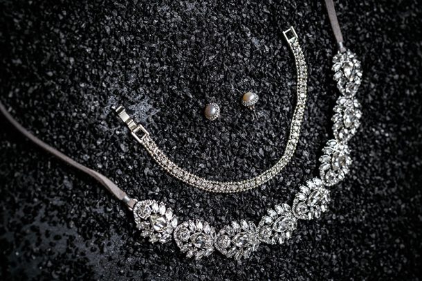 Silver Color – What Colors Match with Silver?