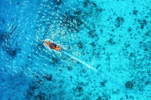 Azurblau Farbe – Alle Infos, Farbtöne und Farbkombinationen