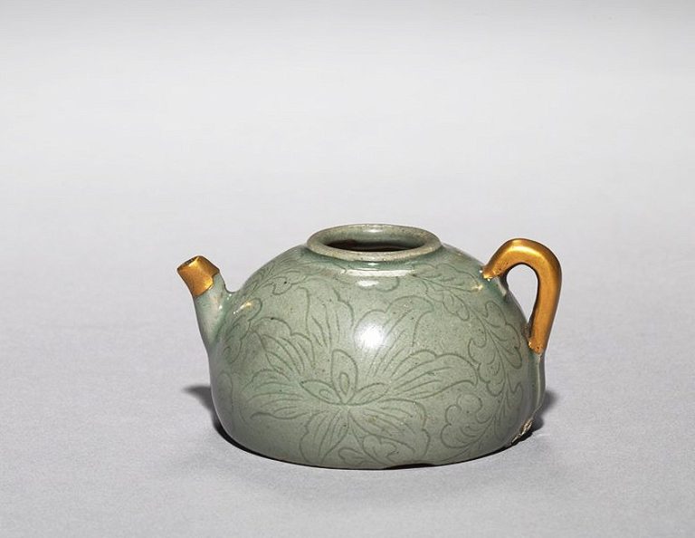 Kintsugi - The Japanese Art of Golden Joinery