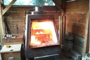 What Is Raku Pottery? - Learn All About Japanese Raku Ceramics