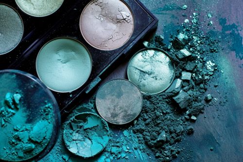 What Colors Go With Teal? - 25 Pairing Ideas for a Trendy Look